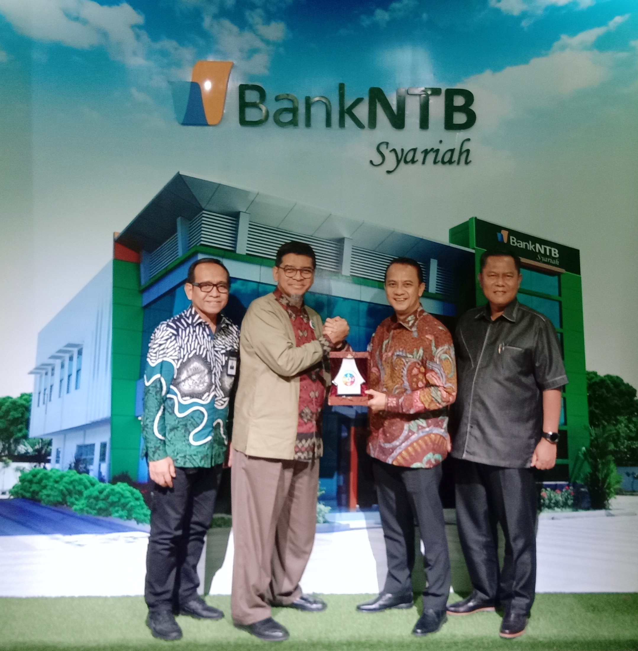 PT Bank NTB Syariah - Menebar Berkah, Membangun Kepercayaan
