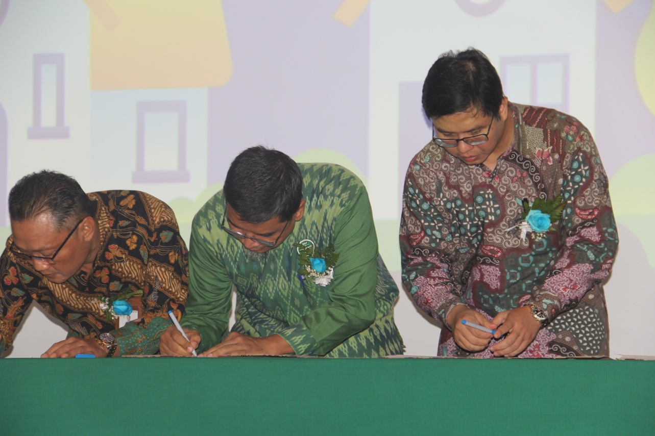PT Bank NTB Syariah - Menebar Berkah, Membangun Kepercayaan
